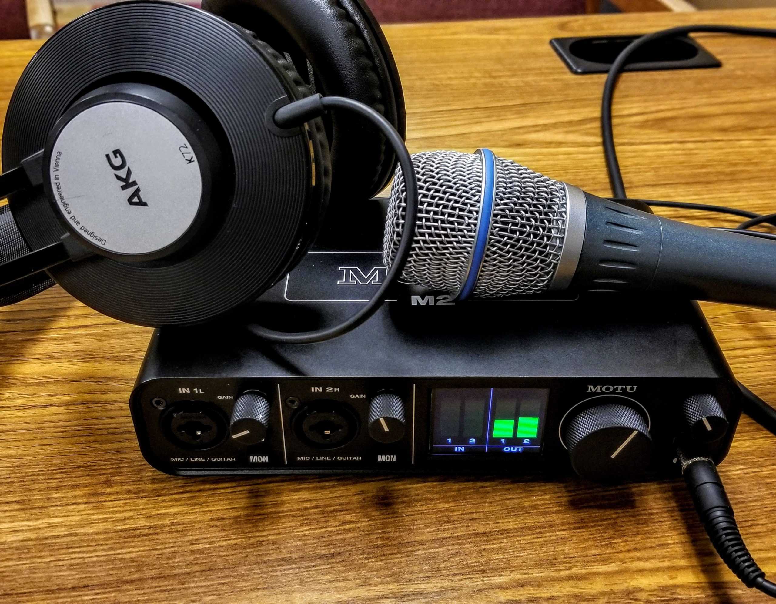 Motu M2 Mi Studio Móvil. - Arturo Leyva